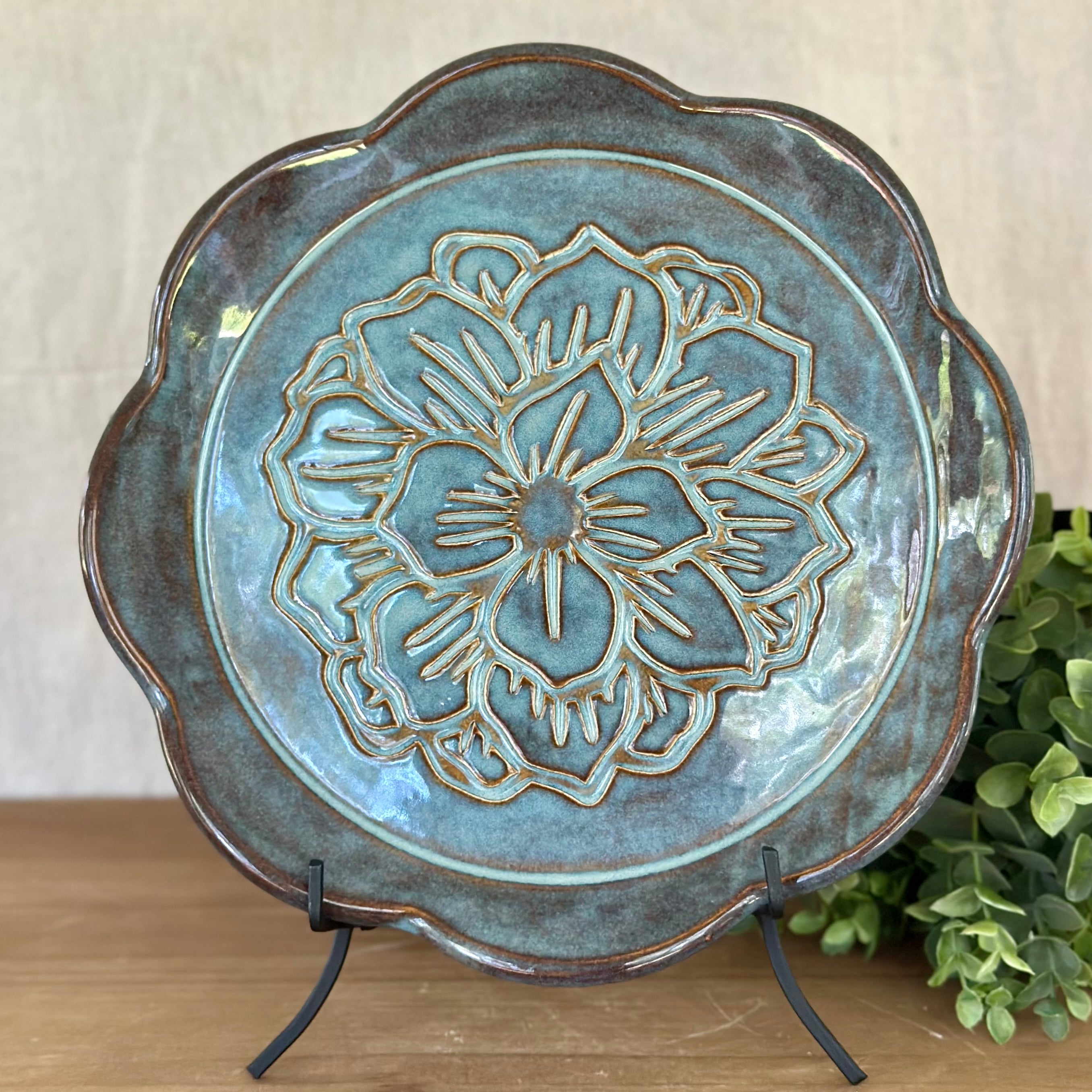 Scallop Plate 10” : Coastal Tide – Heart and Hand Ceramics